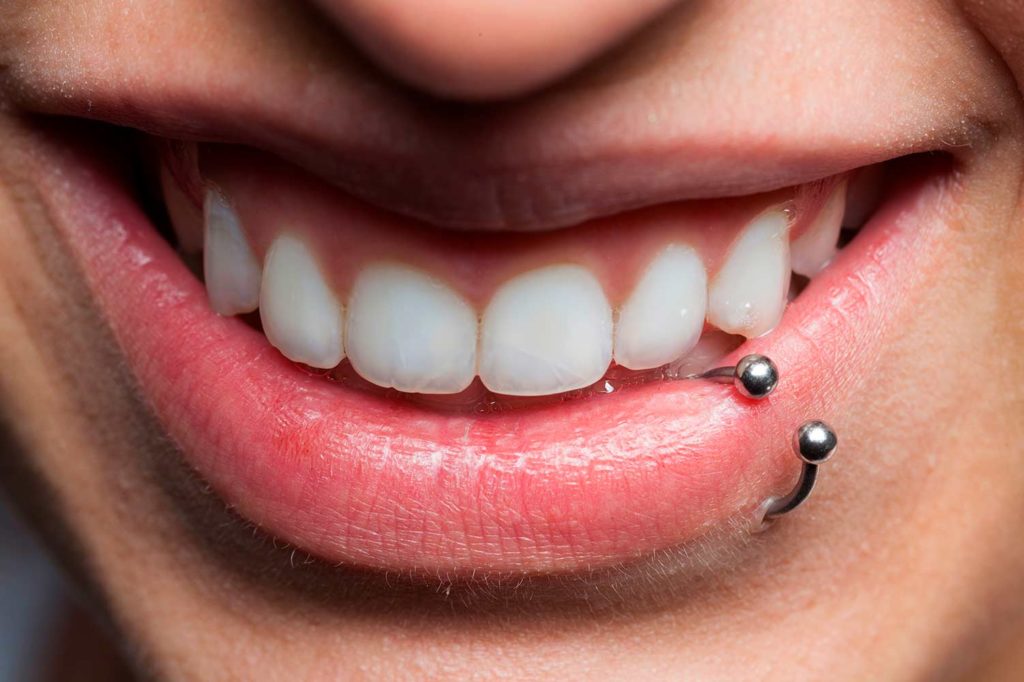 El peligro del piercing en la boca - Clínica Dental Gastaminza Aperribay